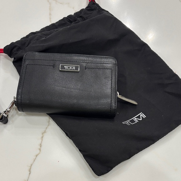 Tumi | Bags | Tumi Black Leather Zip Wallet | Poshmark